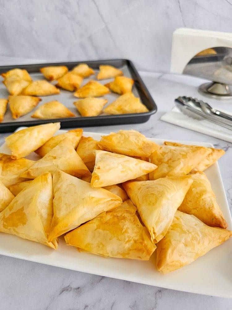 Mini Greek Cheese Pastries (Tiropitakia Kourou) - mum's Greek recipes