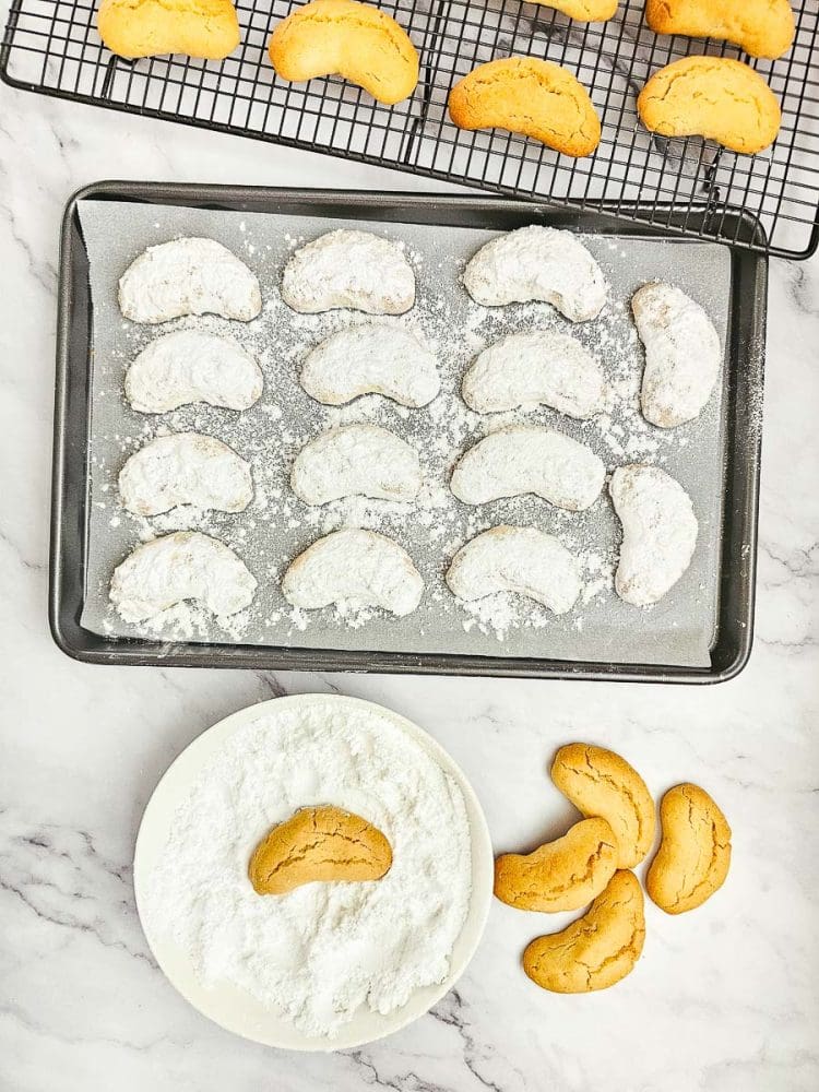 Greek Almond Shortbread Cookies (Kourambiedes) - mum's Greek recipes