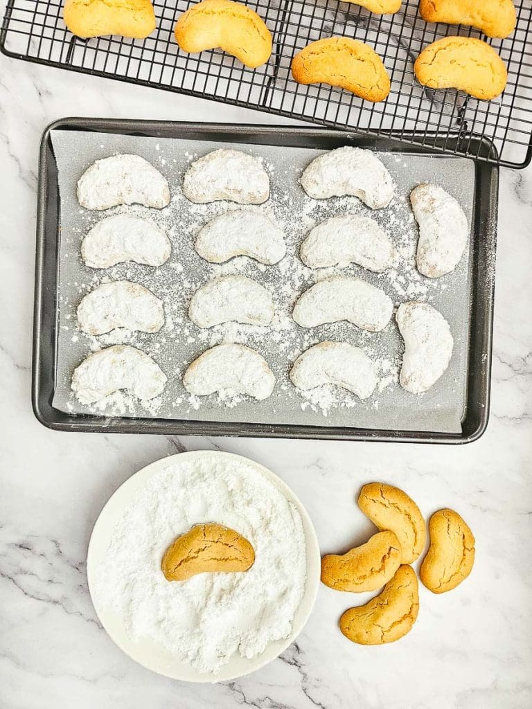 Greek Almond Shortbread Cookies (Kourambiedes) - mum's Greek recipes