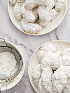 Greek Almond Shortbread Cookies (Kourambiedes) - mum's Greek recipes