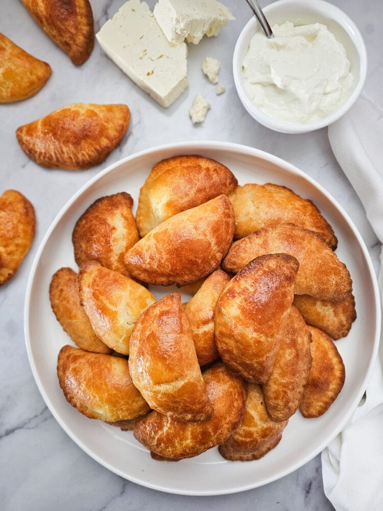 Mini Greek Cheese Pastries (Tiropitakia Kourou) - mum's Greek recipes