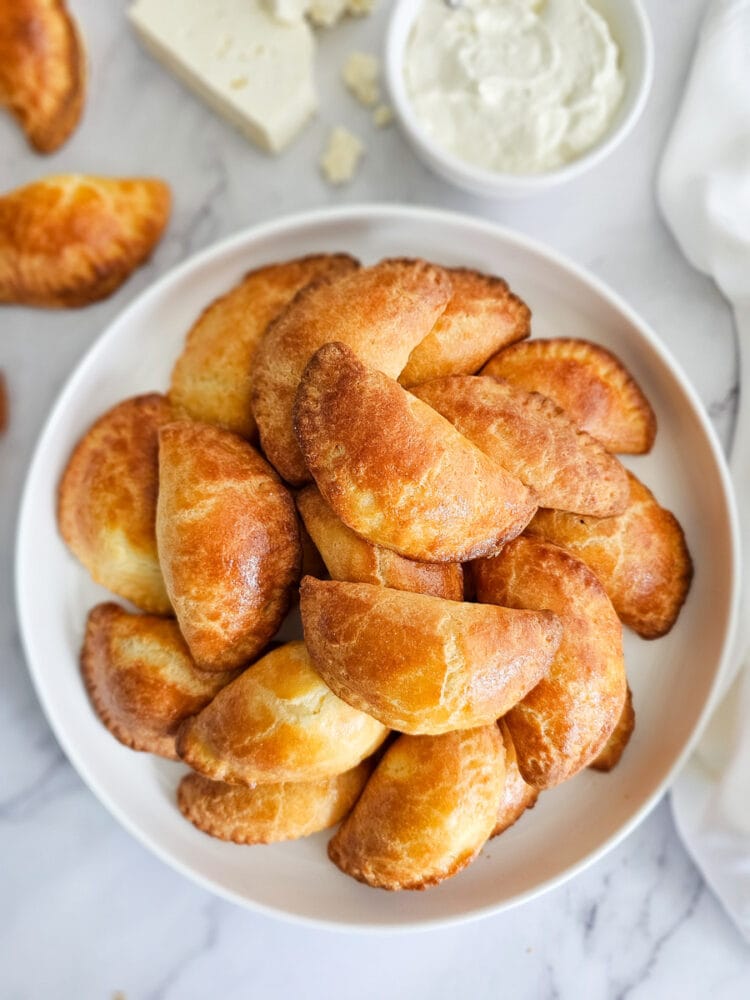 Mini Greek Cheese Pastries (Tiropitakia Kourou) - mum's Greek recipes