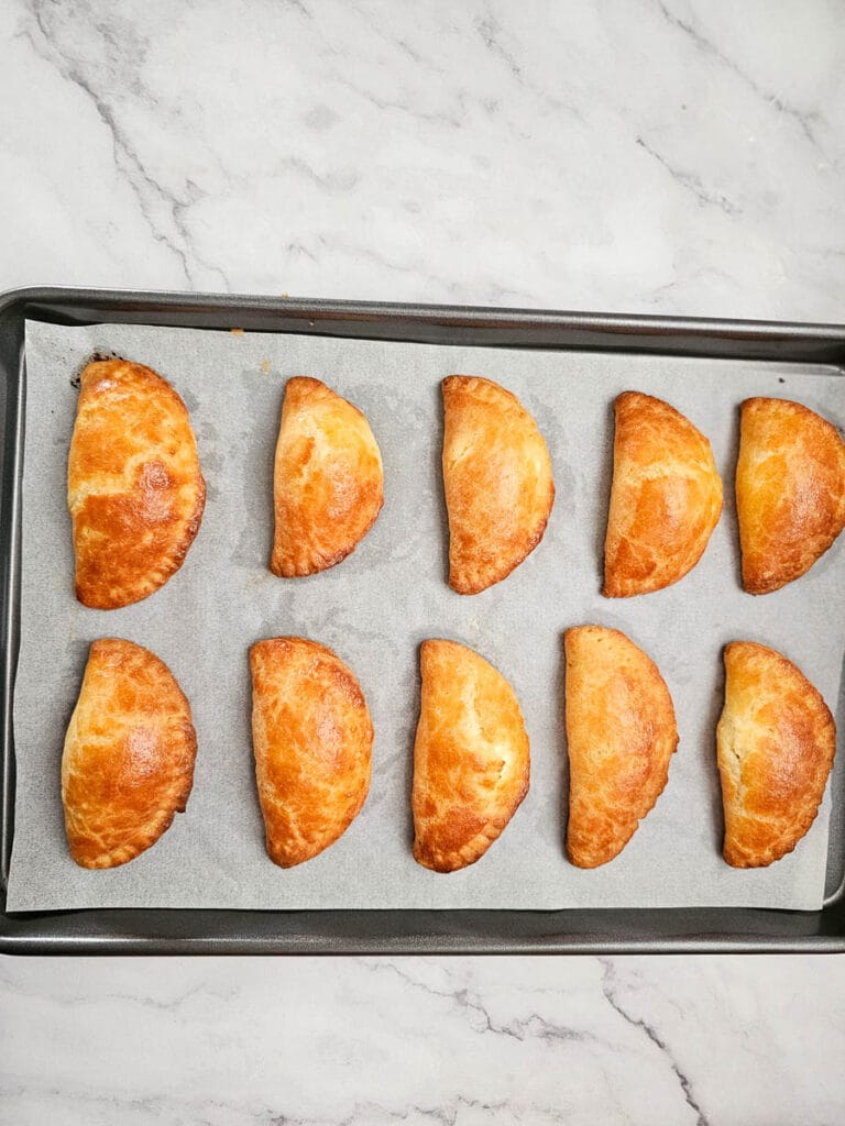 Mini Greek Cheese Pastries (Tiropitakia Kourou) - mum's Greek recipes