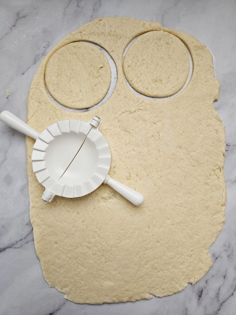 Mini Greek Cheese Pastries (Tiropitakia Kourou) - mum's Greek recipes