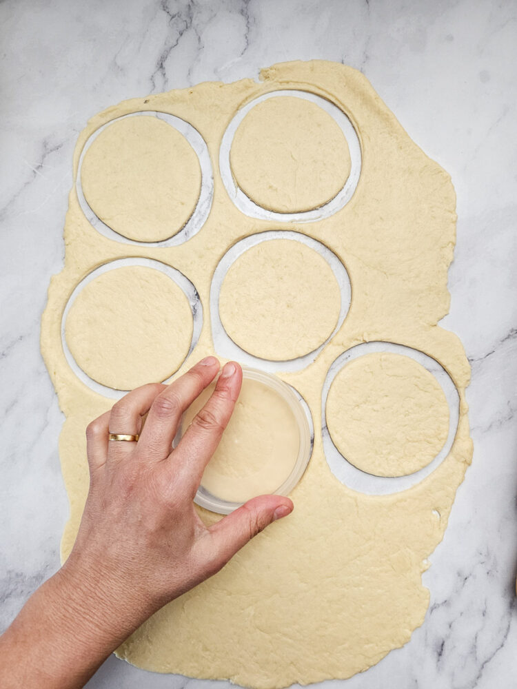 Mini Greek Cheese Pastries (Tiropitakia Kourou) - mum's Greek recipes