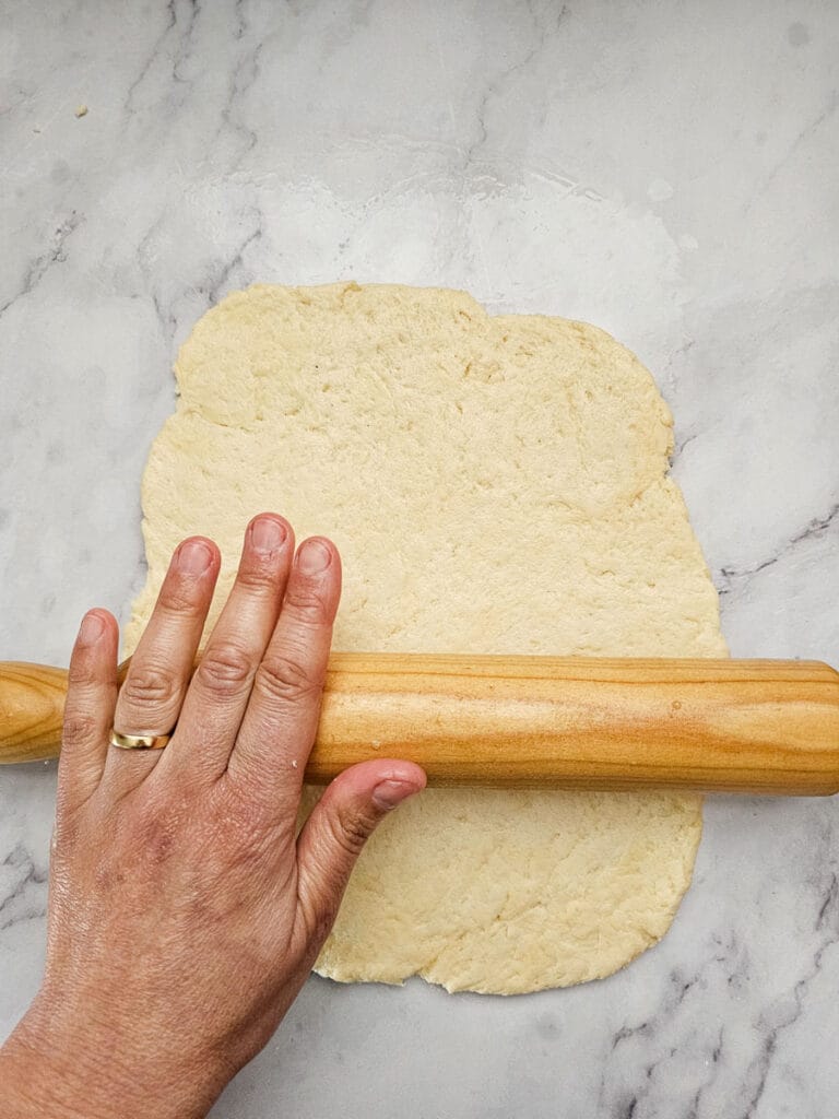 Mini Greek Cheese Pastries (Tiropitakia Kourou) - mum's Greek recipes